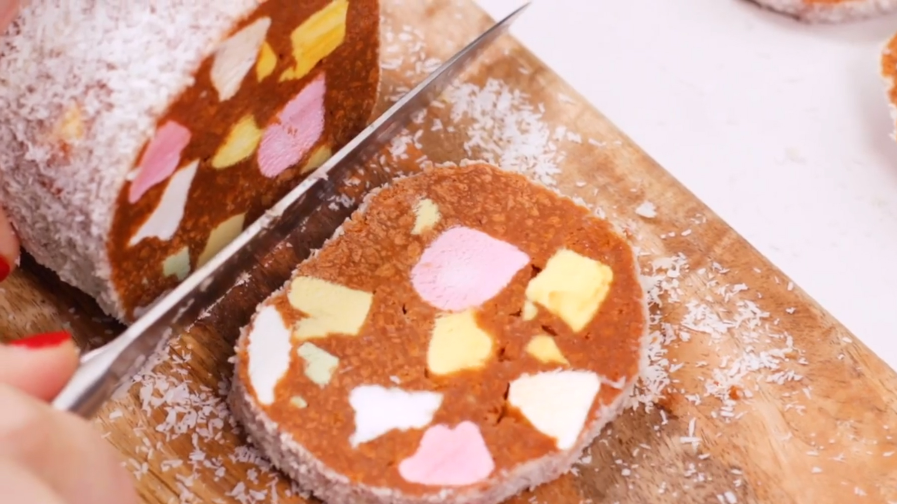 Super easy no bake Explorers lolly cake recipe