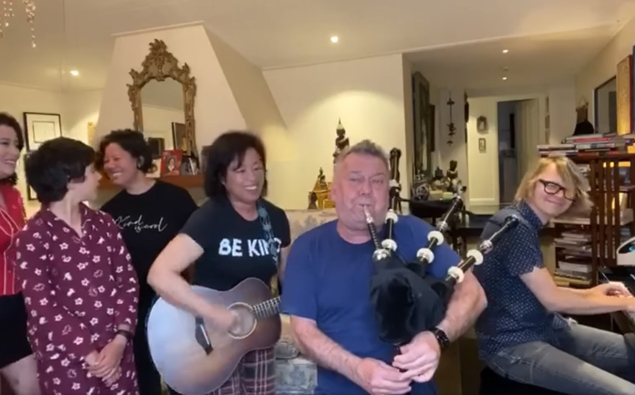 Jimmy Barnes and his family perform beautiful cover of 'Take Me Home ...