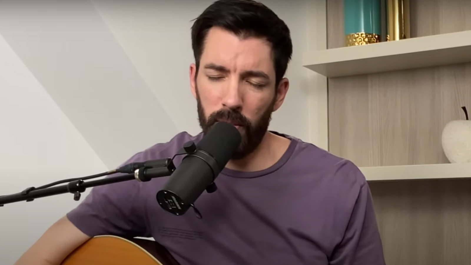 Property Brother Drew Scott performs mesmerising cover of Michael Bublé ...